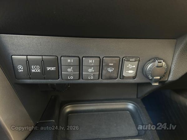 Белый Тойота РАВ 4 2018 в Таллин, объемом двигателя 2.00 л и пробегом 105 тыс. км за 18990 €, фото 9 на AUTOMOTO.COM.LV