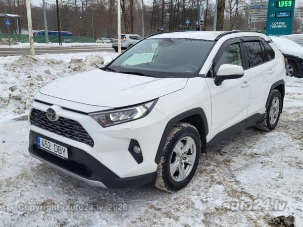Balts Toyota RAV4 2019 Tallina, ar dzinēja tilpumu 2.00 L un nobraukumu 98 tūkst. km par 24995 €, foto 2 vietnē AUTOMOTO.COM.LV