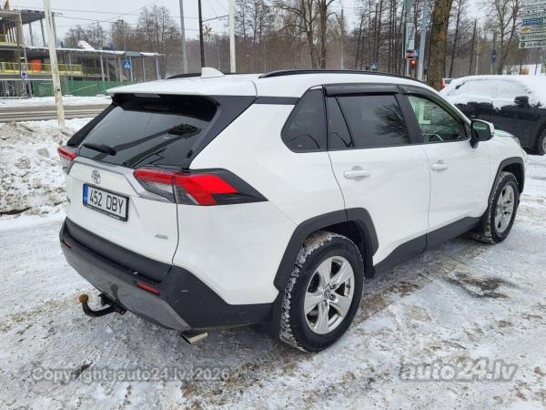Balts Toyota RAV4 2019 Tallina, ar dzinēja tilpumu 2.00 L un nobraukumu 98 tūkst. km par 24995 €, foto 3 vietnē AUTOMOTO.COM.LV