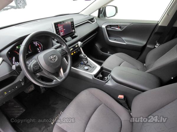 Balts Toyota RAV4 2019 Tallina, ar dzinēja tilpumu 2.00 L un nobraukumu 98 tūkst. km par 24995 €, foto 8 vietnē AUTOMOTO.COM.LV