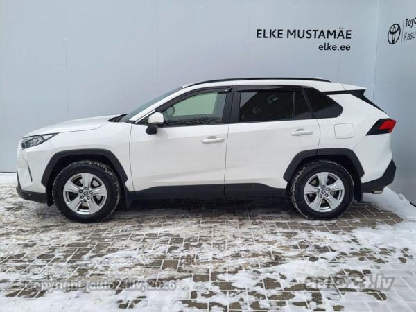 White Toyota RAV4 2019 in Tallinn, with an engine capacity of 1.99 L and mileage of 98 thousand km for 24995 €, photo 3 on AUTOMOTO.COM.LV