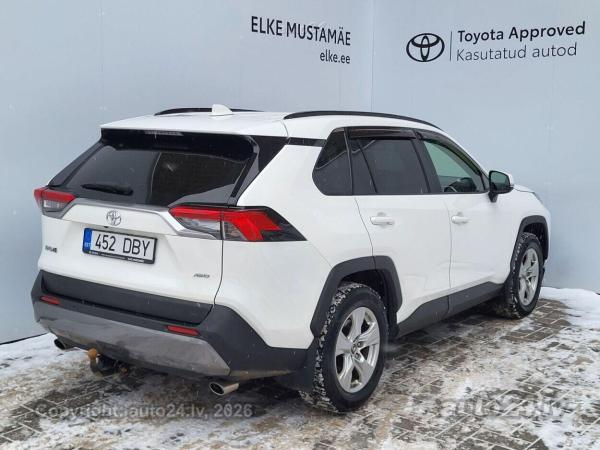 Balts Toyota RAV4 2019 Tallina, ar dzinēja tilpumu 1.99 L un nobraukumu 98 tūkst. km par 24995 €, foto 2 vietnē AUTOMOTO.COM.LV