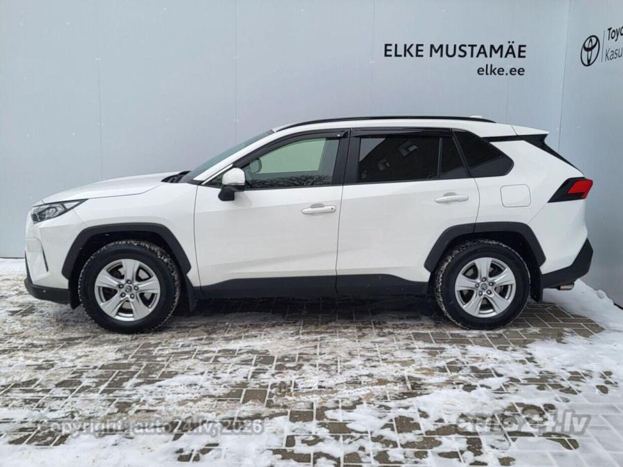 White Toyota RAV4 2019 in Tallinn, with an engine capacity of 1.99 L and mileage of 98 thousand km for 24995 €, photo 3 on AUTOMOTO.COM.LV