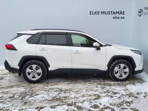 White Toyota RAV4 2019 in Tallinn, with an engine capacity of 1.99 L and mileage of 98 thousand km for 24995 €, photo 4 on AUTOMOTO.COM.LV