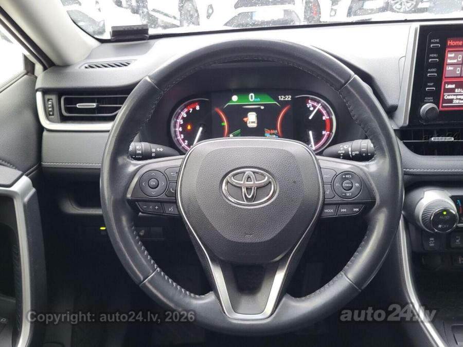 White Toyota RAV4 2019 in Tallinn, with an engine capacity of 1.99 L and mileage of 98 thousand km for 24995 €, photo 11 on AUTOMOTO.COM.LV