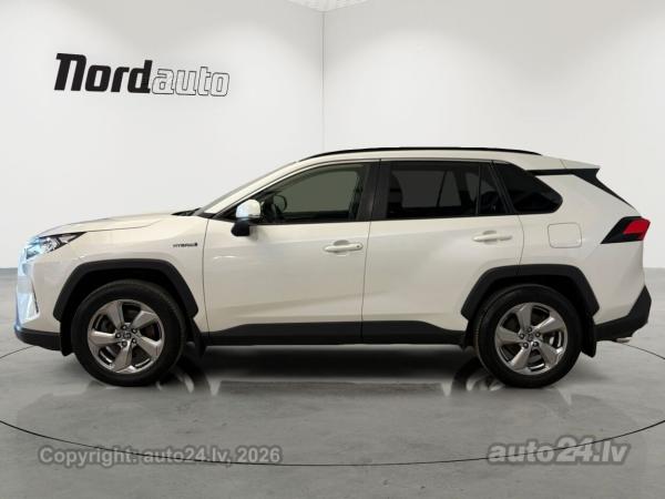 White Toyota RAV4 2019 in Tallinn, with an engine capacity of 2.50 L and mileage of 149 thousand km for 23500 €, photo 2 on AUTOMOTO.COM.LV