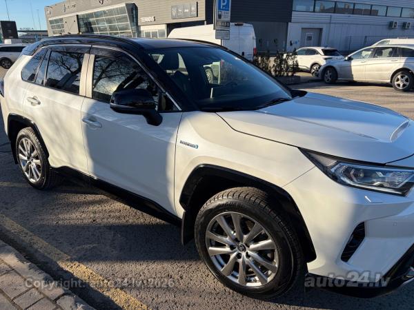 Balts Toyota RAV4 2019 Tallina, ar dzinēja tilpumu 2.50 L un nobraukumu 86 tūkst. km par 26600 €, foto 2 vietnē AUTOMOTO.COM.LV