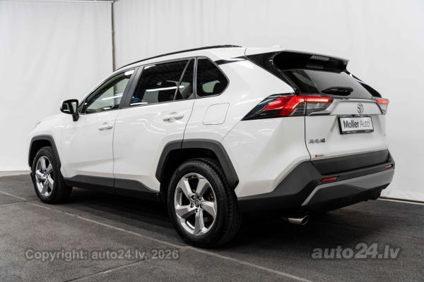 White Toyota RAV4 2019 in Tallinn, with an engine capacity of 2.00 L and mileage of 88 thousand km for 25900 €, photo 6 on AUTOMOTO.COM.LV