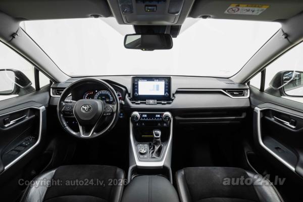 White Toyota RAV4 2019 in Tallinn, with an engine capacity of 2.00 L and mileage of 88 thousand km for 25900 €, photo 9 on AUTOMOTO.COM.LV