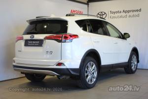 Balts Toyota RAV4 2019 Tallina, ar dzinēja tilpumu 2.50 L un nobraukumu 120 tūkst. km par 18990 €, foto 3 vietnē AUTOMOTO.COM.LV