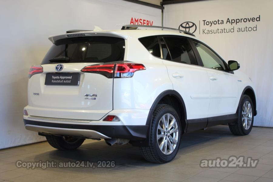 Balts Toyota RAV4 2019 Tallina, ar dzinēja tilpumu 2.50 L un nobraukumu 120 tūkst. km par 18990 €, foto 3 vietnē AUTOMOTO.COM.LV