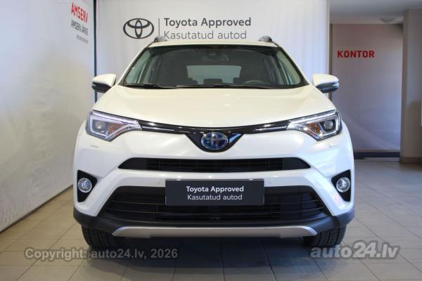 Balts Toyota RAV4 2019 Tallina, ar dzinēja tilpumu 2.50 L un nobraukumu 120 tūkst. km par 18990 €, foto 5 vietnē AUTOMOTO.COM.LV