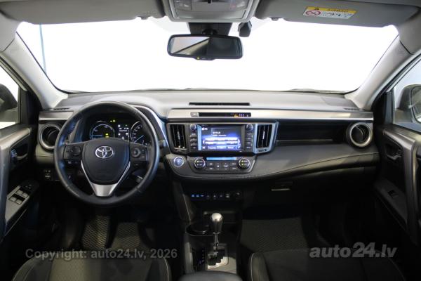 Balts Toyota RAV4 2019 Tallina, ar dzinēja tilpumu 2.50 L un nobraukumu 120 tūkst. km par 18990 €, foto 8 vietnē AUTOMOTO.COM.LV