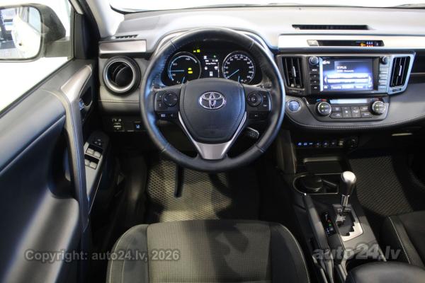 Balts Toyota RAV4 2019 Tallina, ar dzinēja tilpumu 2.50 L un nobraukumu 120 tūkst. km par 18990 €, foto 9 vietnē AUTOMOTO.COM.LV