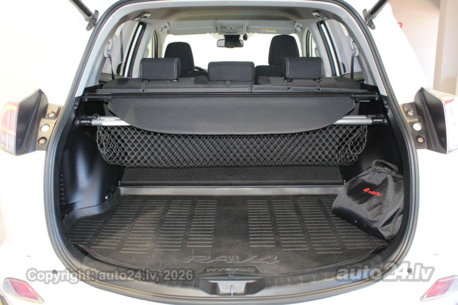 Balts Toyota RAV4 2019 Tallina, ar dzinēja tilpumu 2.50 L un nobraukumu 120 tūkst. km par 18990 €, foto 11 vietnē AUTOMOTO.COM.LV