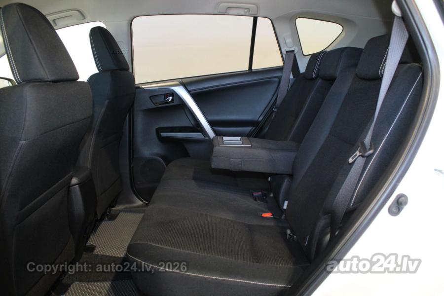 Balts Toyota RAV4 2019 Tallina, ar dzinēja tilpumu 2.50 L un nobraukumu 120 tūkst. km par 18990 €, foto 20 vietnē AUTOMOTO.COM.LV