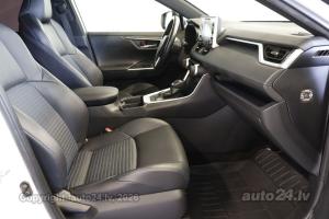 Balts Toyota RAV4 2019 Tallina, ar dzinēja tilpumu 2.49 L un nobraukumu 95 tūkst. km par 26500 €, foto 7 vietnē AUTOMOTO.COM.LV