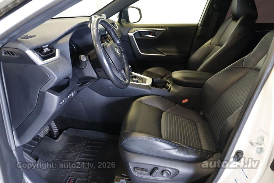 Balts Toyota RAV4 2019 Tallina, ar dzinēja tilpumu 2.49 L un nobraukumu 95 tūkst. km par 26500 €, foto 12 vietnē AUTOMOTO.COM.LV