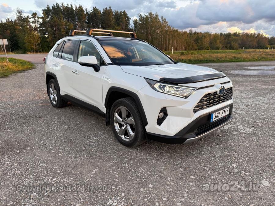 Белый Тойота РАВ 4 2019 в Таллин, объемом двигателя 0.00 л и пробегом 116 тыс. км за 29300 €, фото 1 на AUTOMOTO.COM.LV