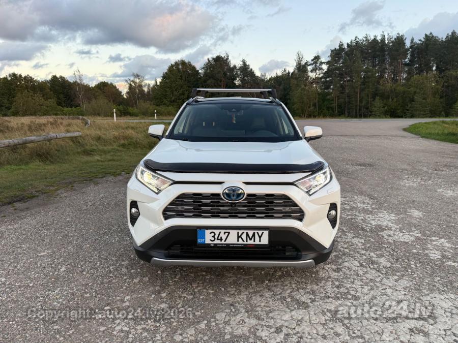Белый Тойота РАВ 4 2019 в Таллин, объемом двигателя 0.00 л и пробегом 116 тыс. км за 29300 €, фото 7 на AUTOMOTO.COM.LV