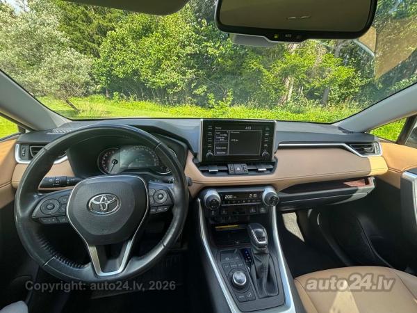 White Toyota RAV4 2019 in Tallinn, with an engine capacity of 2.00 L and mileage of 90 thousand km for 24900 €, photo 9 on AUTOMOTO.COM.LV