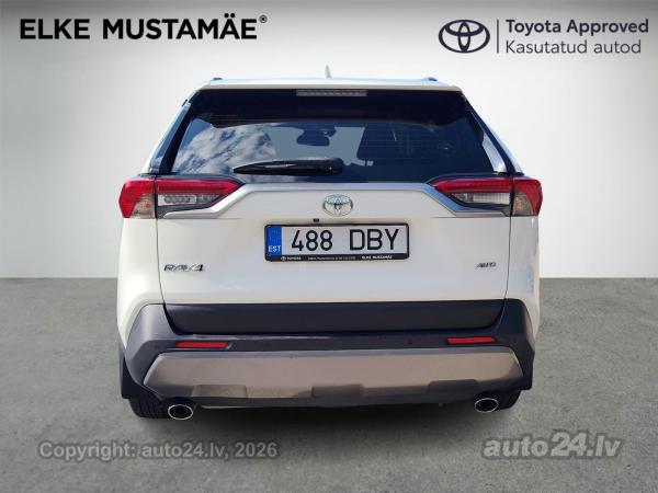 White Toyota RAV4 2019 in Tallinn, with an engine capacity of 1.99 L and mileage of 123 thousand km for 23495 €, photo 5 on AUTOMOTO.COM.LV