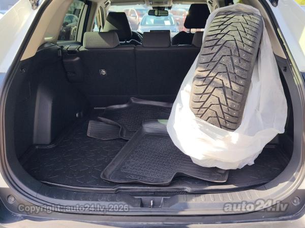 White Toyota RAV4 2019 in Tallinn, with an engine capacity of 1.99 L and mileage of 123 thousand km for 23495 €, photo 11 on AUTOMOTO.COM.LV