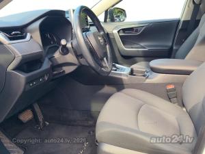 Белый Тойота РАВ 4 2019 в Таллин, объемом двигателя 1.99 л и пробегом 123 тыс. км за 23495 €, фото 12 на AUTOMOTO.COM.LV
