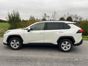 Balts Toyota RAV4 2019 Tallina, ar dzinēja tilpumu 2.00 L un nobraukumu 90 tūkst. km par 22800 €, foto 4 vietnē AUTOMOTO.COM.LV