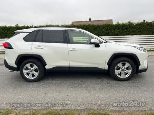 Balts Toyota RAV4 2019 Tallina, ar dzinēja tilpumu 2.00 L un nobraukumu 90 tūkst. km par 22800 €, foto 7 vietnē AUTOMOTO.COM.LV
