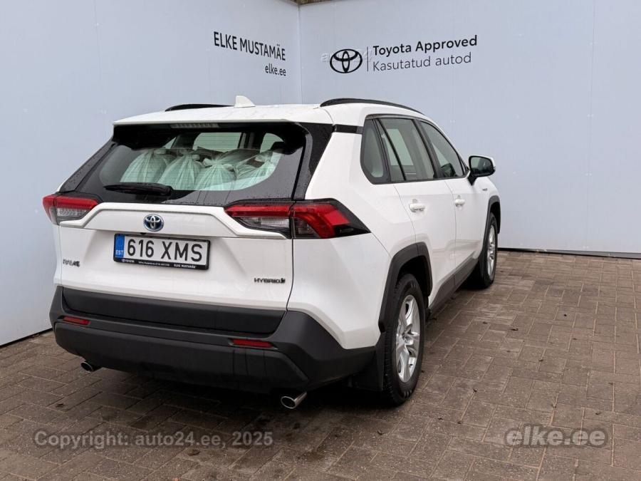 Balts Toyota RAV4 2020 Tallina, ar dzinēja tilpumu 2.49 L un nobraukumu 86 tūkst. km par 23995 €, foto 2 vietnē AUTOMOTO.COM.LV