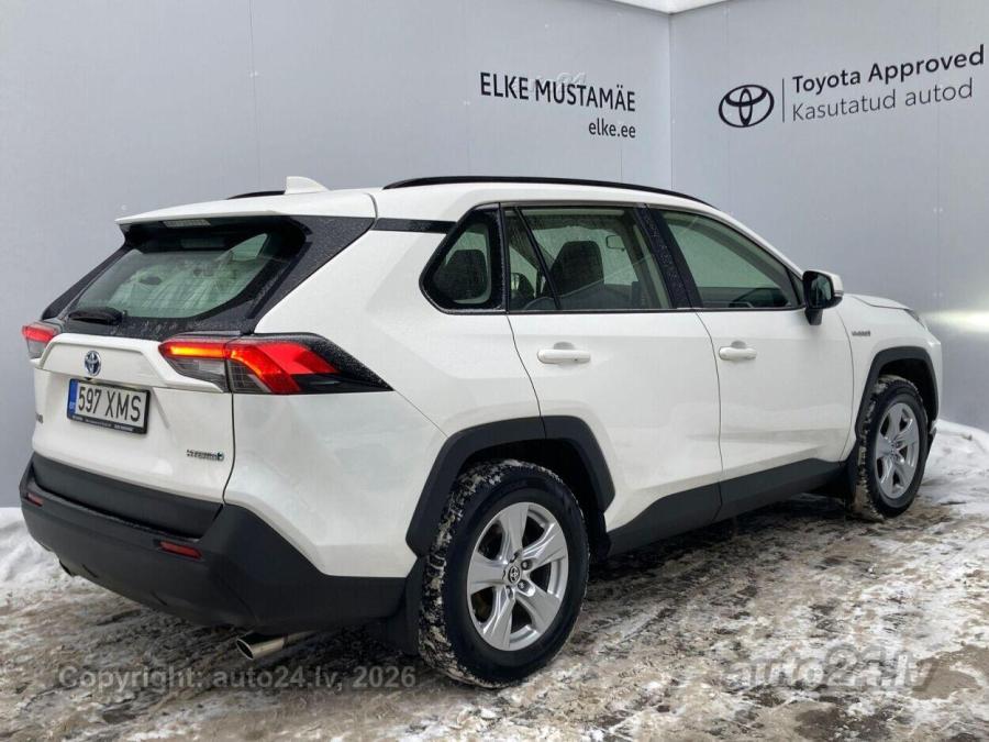 Balts Toyota RAV4 2020 Tallina, ar dzinēja tilpumu 2.49 L un nobraukumu 76 tūkst. km par 23995 €, foto 2 vietnē AUTOMOTO.COM.LV