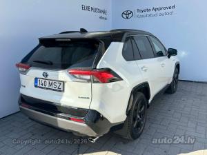 Balts Toyota RAV4 2020 Tallina, ar dzinēja tilpumu 2.49 L un nobraukumu 107 tūkst. km par 30995 €, foto 2 vietnē AUTOMOTO.COM.LV