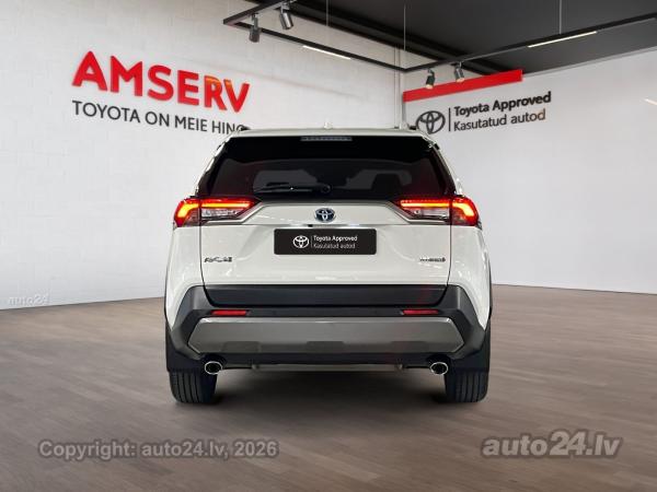 White Toyota RAV4 2020 in Tallinn, with an engine capacity of 2.50 L and mileage of 64 thousand km for 25990 €, photo 4 on AUTOMOTO.COM.LV