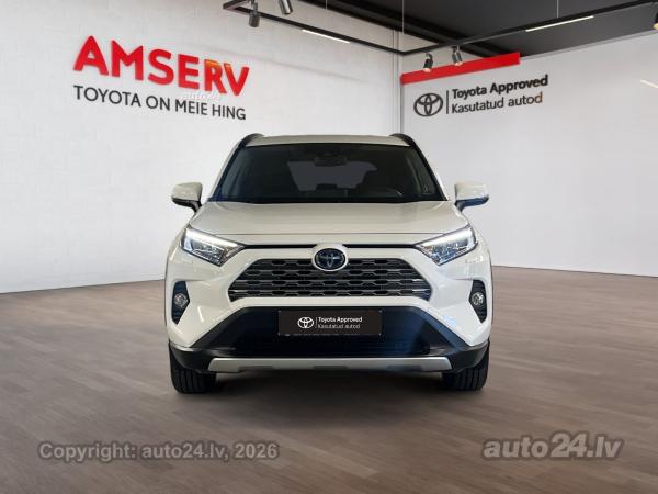 White Toyota RAV4 2020 in Tallinn, with an engine capacity of 2.50 L and mileage of 64 thousand km for 25990 €, photo 5 on AUTOMOTO.COM.LV