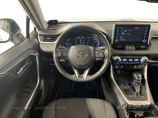 White Toyota RAV4 2020 in Tallinn, with an engine capacity of 2.50 L and mileage of 64 thousand km for 25990 €, photo 9 on AUTOMOTO.COM.LV