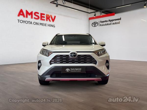 White Toyota RAV4 2020 in Tartu, with an engine capacity of 2.00 L and mileage of 159 thousand km for 22290 €, photo 5 on AUTOMOTO.COM.LV