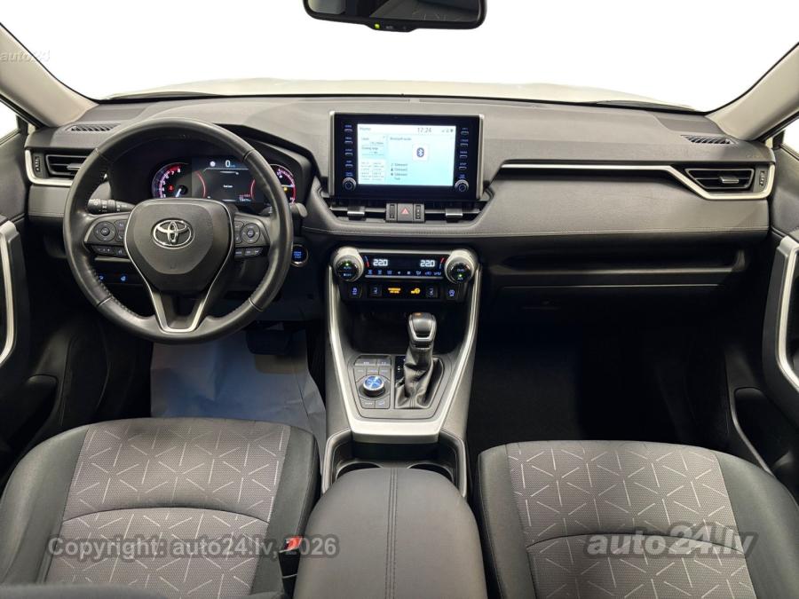 Balts Toyota RAV4 2020 Tartu, ar dzinēja tilpumu 2.00 L un nobraukumu 159 tūkst. km par 22290 €, foto 9 vietnē AUTOMOTO.COM.LV