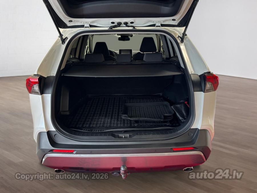 Balts Toyota RAV4 2020 Tartu, ar dzinēja tilpumu 2.00 L un nobraukumu 159 tūkst. km par 22290 €, foto 11 vietnē AUTOMOTO.COM.LV