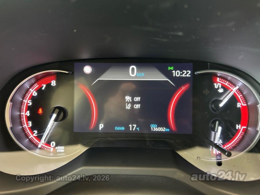 White Toyota RAV4 2020 in Parnu, with an engine capacity of 2.00 L and mileage of 136 thousand km for 26500 €, photo 14 on AUTOMOTO.COM.LV