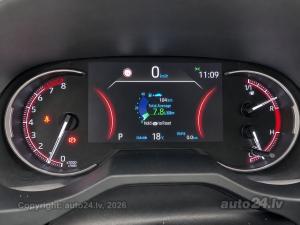 White Toyota RAV4 2020 in Tallinn, with an engine capacity of 2.00 L and mileage of 165 thousand km for 20690 €, photo 13 on AUTOMOTO.COM.LV