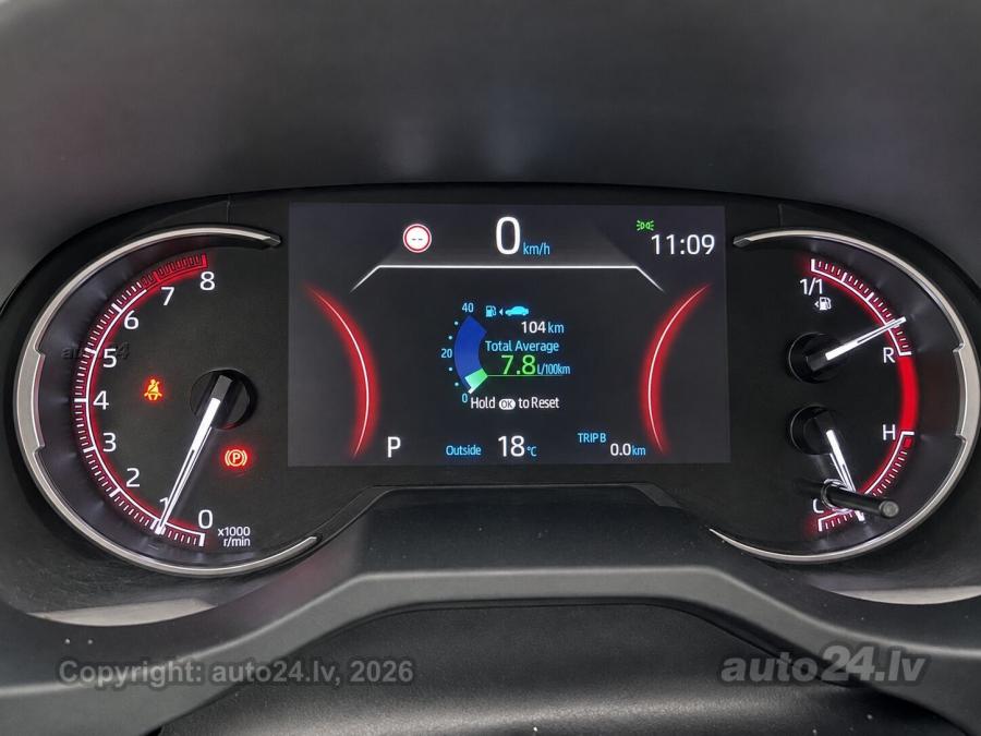 White Toyota RAV4 2020 in Tallinn, with an engine capacity of 2.00 L and mileage of 165 thousand km for 20690 €, photo 13 on AUTOMOTO.COM.LV