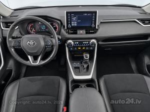 White Toyota RAV4 2020 in Tallinn, with an engine capacity of 2.00 L and mileage of 165 thousand km for 20690 €, photo 14 on AUTOMOTO.COM.LV