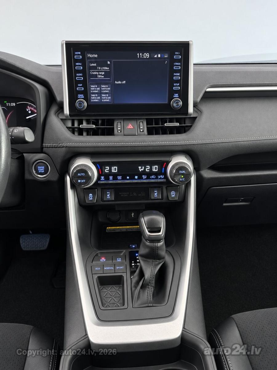 White Toyota RAV4 2020 in Tallinn, with an engine capacity of 2.00 L and mileage of 165 thousand km for 20690 €, photo 16 on AUTOMOTO.COM.LV