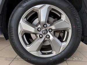 White Toyota RAV4 2020 in Tallinn, with an engine capacity of 2.00 L and mileage of 165 thousand km for 20690 €, photo 19 on AUTOMOTO.COM.LV