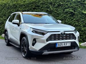 Balts Toyota RAV4 2020 Tallina, ar dzinēja tilpumu 2.50 L un nobraukumu 87 tūkst. km par 25700 €, foto  vietnē AUTOMOTO.COM.LV