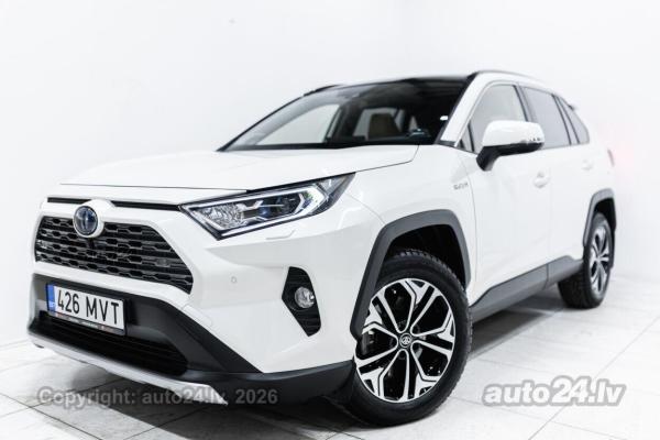 White Toyota RAV4 2021 in Tallinn, with an engine capacity of 2.50 L and mileage of 21 thousand km for 39900 €, photo 1 on AUTOMOTO.COM.LV