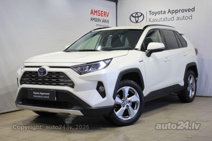 White Toyota RAV4 2021 in Tallinn, with an engine capacity of 2.50 L and mileage of 101 thousand km for 34990 €, photo 1 on AUTOMOTO.COM.LV