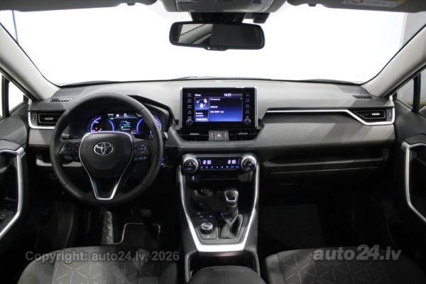 Balts Toyota RAV4 2021 Tallina, ar dzinēja tilpumu 2.50 L un nobraukumu 101 tūkst. km par 34990 €, foto 8 vietnē AUTOMOTO.COM.LV