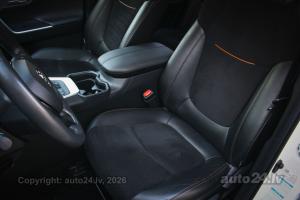 Balts Toyota RAV4 2021 Tallina, ar dzinēja tilpumu 2.00 L un nobraukumu 99 tūkst. km par 29900 €, foto 8 vietnē AUTOMOTO.COM.LV